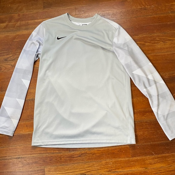 Nike | Shirts | Nike Gray Park Iv Long Sleeve Goalkeeper Jersey Size L ...